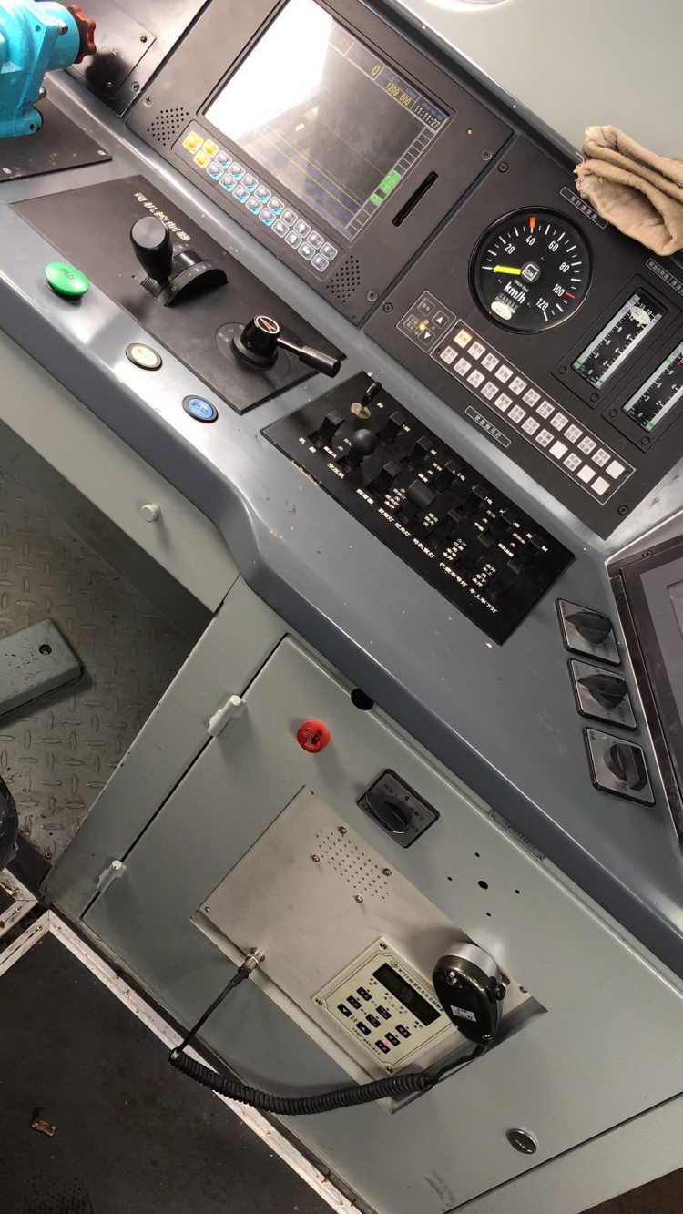 机车三项设备 LKJ2000 监控设备 信号设备 列调通信电台 产品关键词:机车列调电台;lkj2000价格;lkj2000供应商 ...