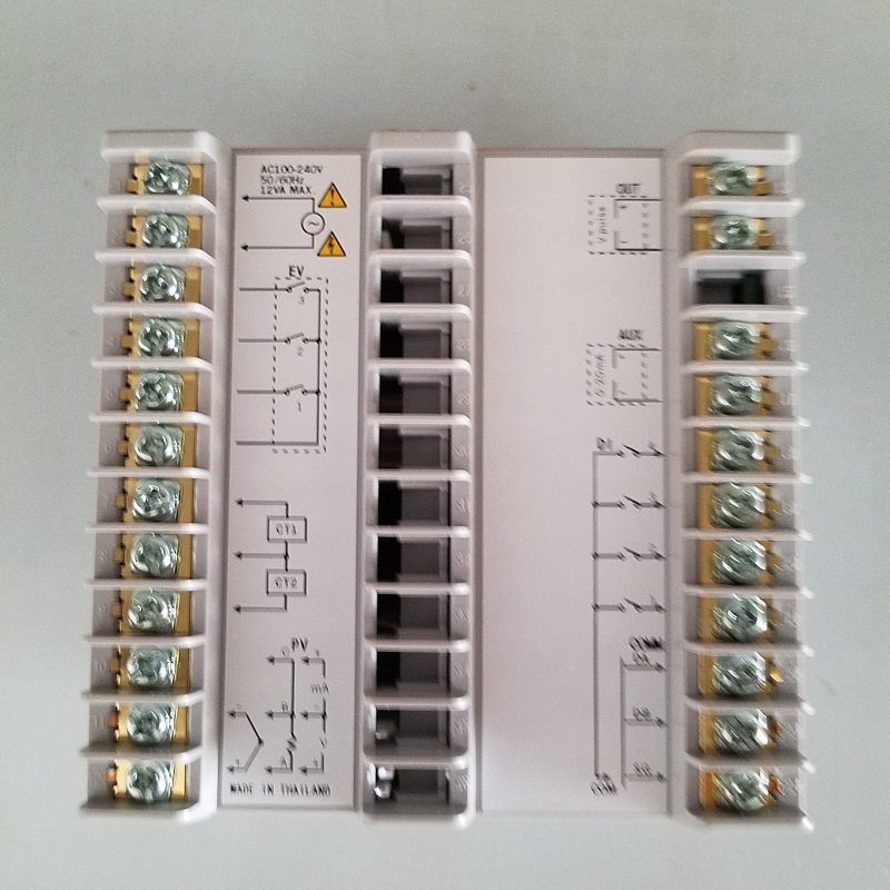 日本山武AZBIL温控表SDC36 YAMATAKE调节计C36TC0UA2200 产品关键词:azbil温控器SDC36