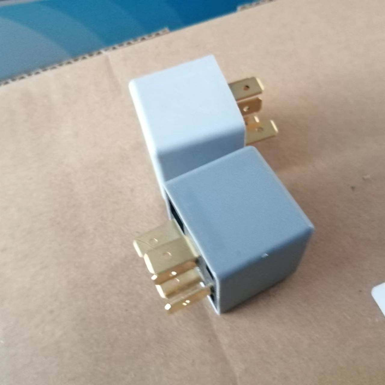 承接外贸订单备货采购 陕汽重汽81.25902.0460德龙F3000继电器24V