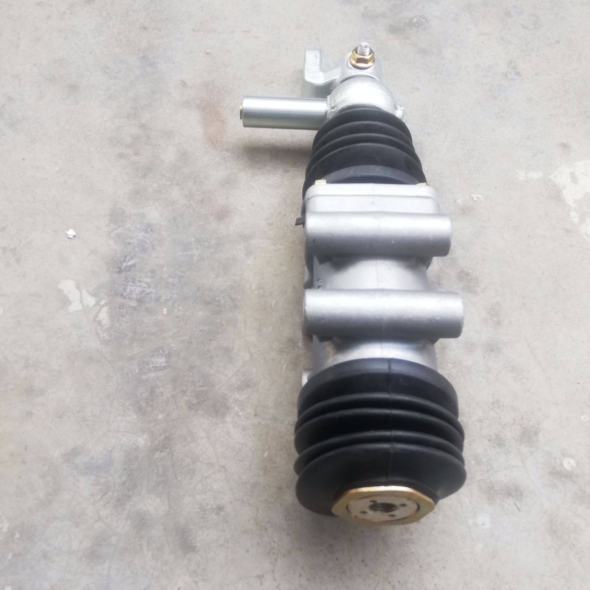 AZ2203210317 气动助力器单缸 SINOTRUK HOWO 陕汽欧曼 潍柴