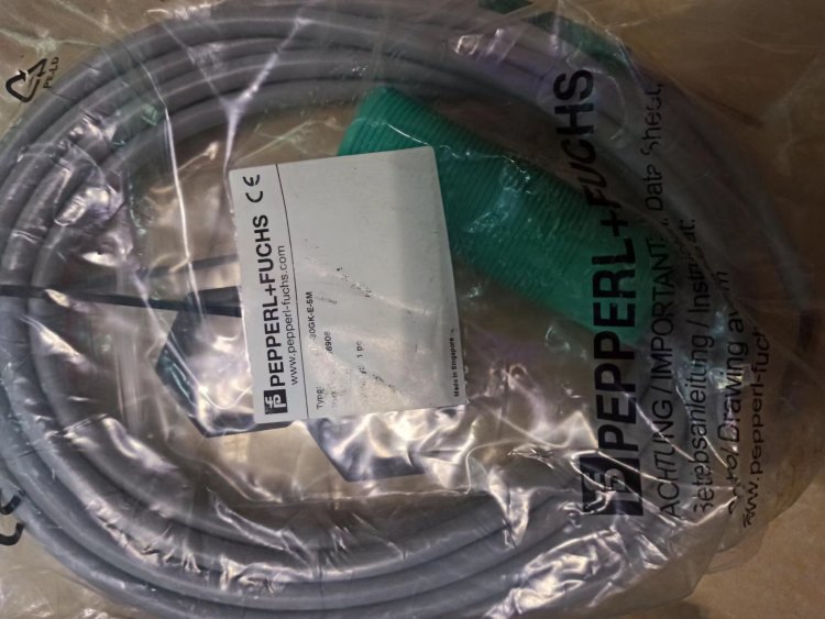 PGV100-F200A-R4-V19倍加福读码器PGV100R-F200-R4-1.5M安全栅 产品关键词:倍加福读码器pgv100-f200a-r4;倍加福读码器pgv100-f200a-r4-v