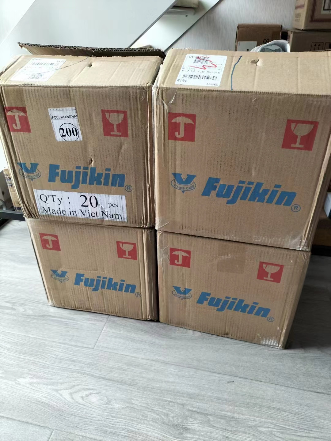 日本Fujikin富士金质量流量控制器FCST1005LC-4F2-F100-N2