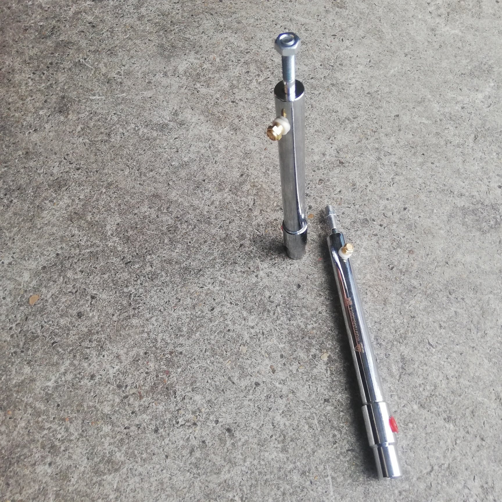 WG9100570014 停油气缸带消声器 工程机械 豪沃陕汽重卡 汽配汽用 产品关键词:停油气缸